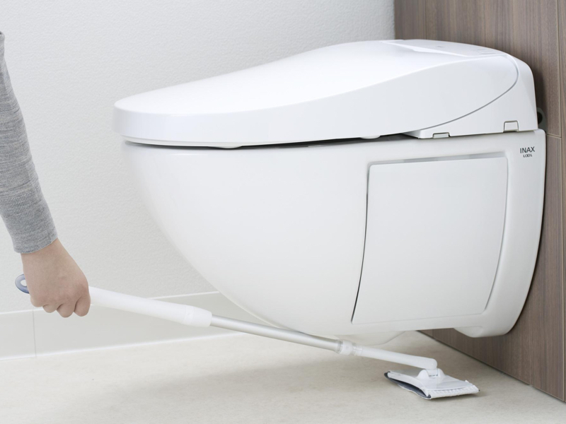 LIXIL「浮かせる」トイレ 掃除が簡単でキャビネット収納つき - 家電 Watch