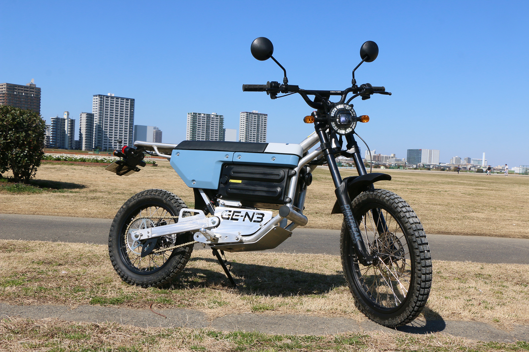 [B!] e-MTBとオートバイの中間な乗り物!? 電動原付一種GE-N3が思った以上に楽しかった!! - 家電 Watch