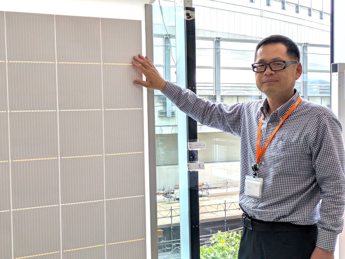 【トピック】日差し防ぐロールスクリーンで発電できる? LIXILで見てきた- 家電 Watch